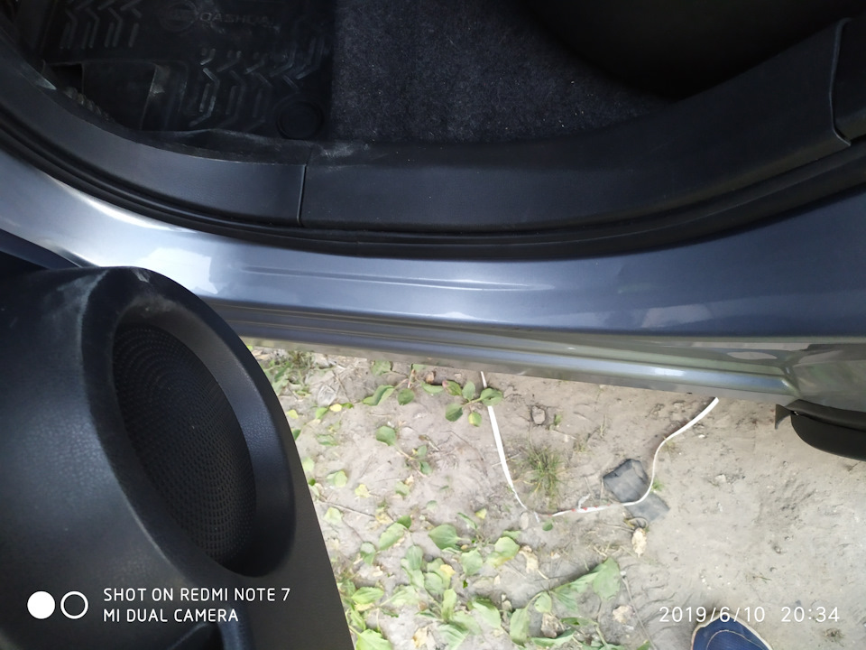 Накладки порогов Nisssn — Nissan Qashqai (1G), 1,6 л, 2012 года ...