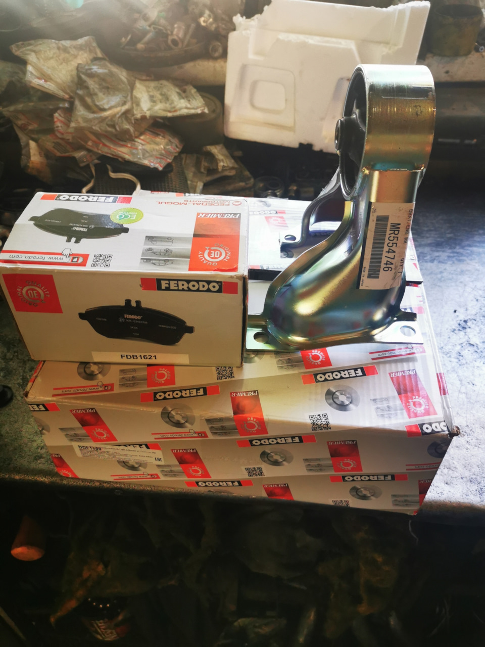 MR554746 ОПОРА ДВИГАТЕЛЯ ЗАДНЯЯ Mitsubishi | Запчасти на DRIVE2