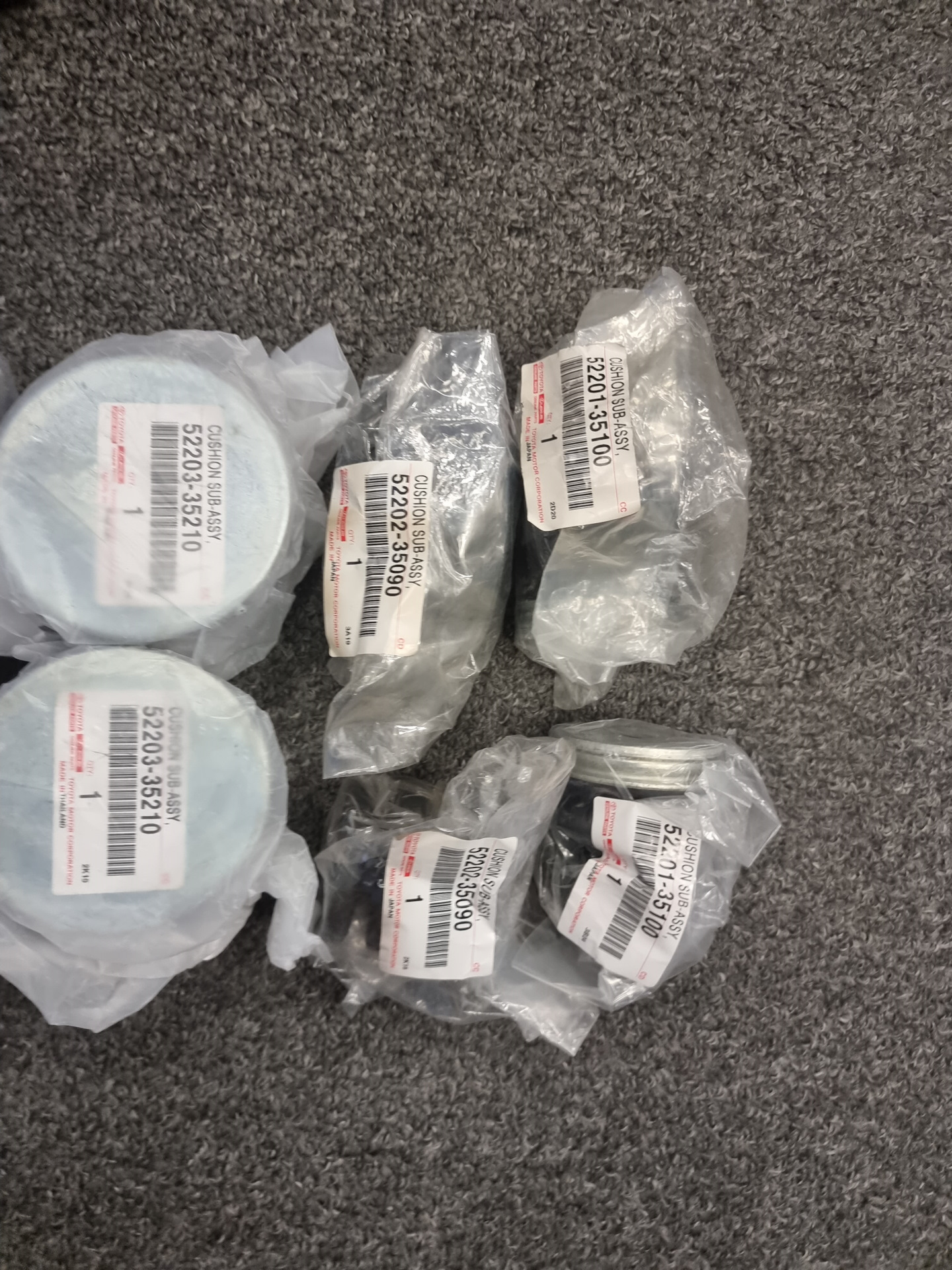 Замена подушек кузова — Toyota FJ Cruiser, 4 л, 2007 года | плановое ТО ...