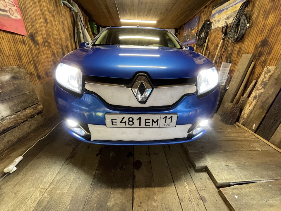 Рамки RCS и LED в два этажа. — Renault Logan (2G), 1,6 л, 2016 года ...