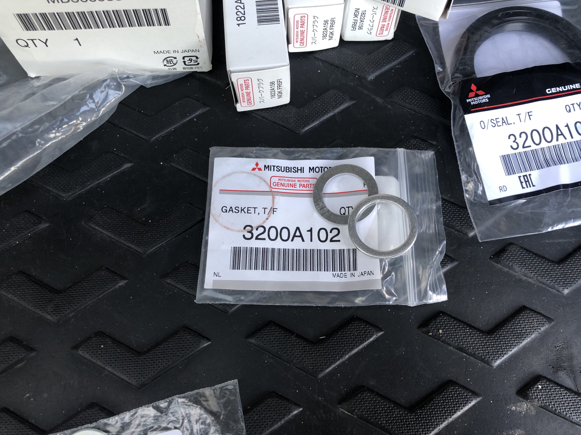 ТО и небольшой ремонт. — Mitsubishi Outlander (3G), 2 л, 2014 года ...