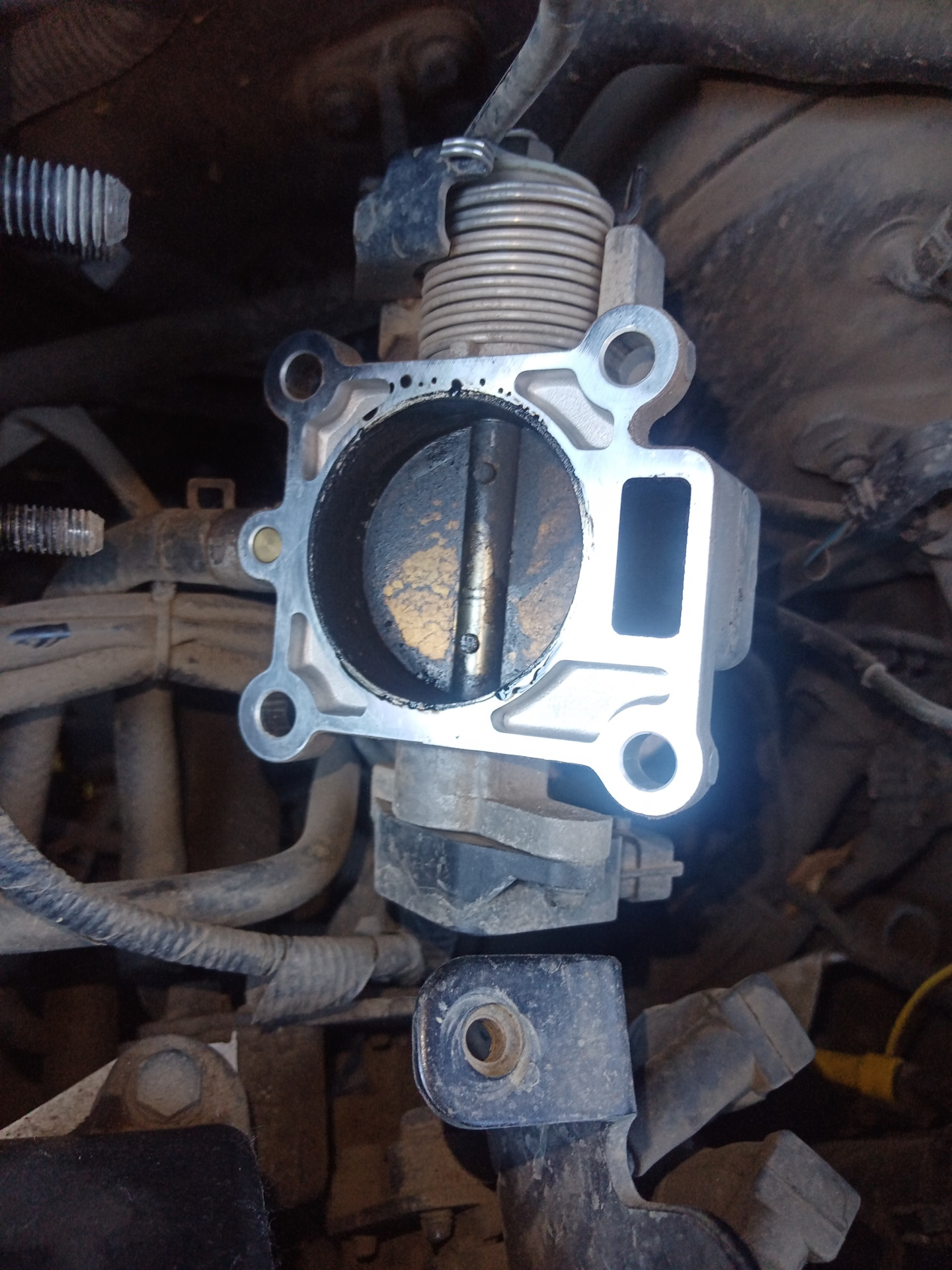 Чистка дроссельной и РХХ — Hyundai Tucson (JM), 2 л, 2006 года | своими ...