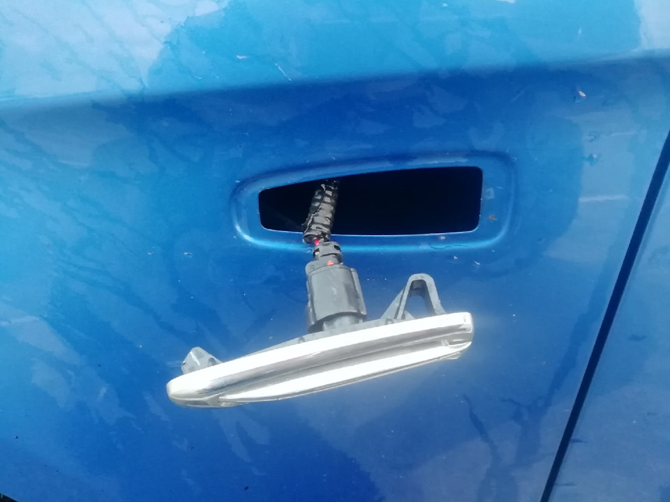 Установил оригинальные электроскладные зеркала с повторителями 2016 ...