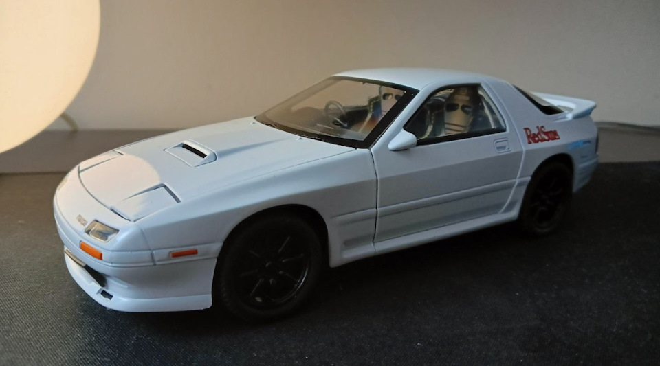 Обзор на Mazda RX7 FC из Initial D в масштабе 1:24 (Jinlifang) — DRIVE2