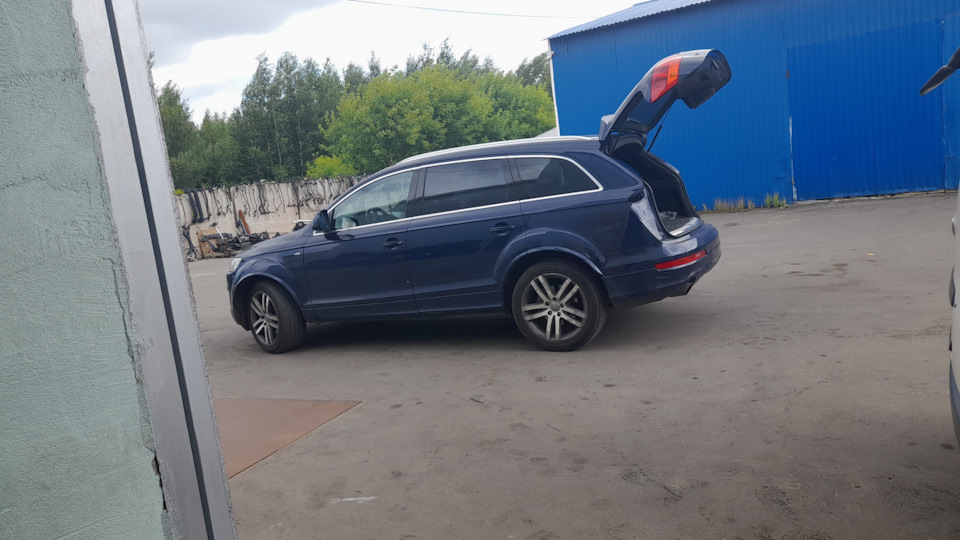Багажник в небо. — Audi Q7 (1G), 3,6 л, 2009 года | тюнинг | DRIVE2