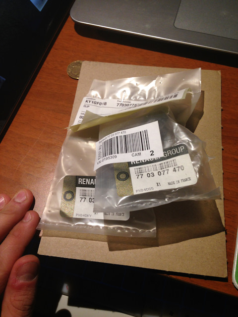 7703077470 Фиксатор защиты задн подвески (плас) RENAULT | Запчасти на ...