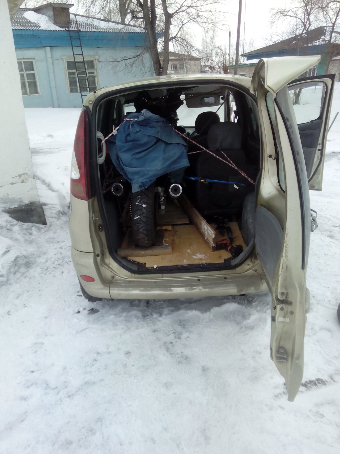 Размер имеет значение… — Toyota Funcargo, 1,3 л, 2000 года | просто так | DRIVE2