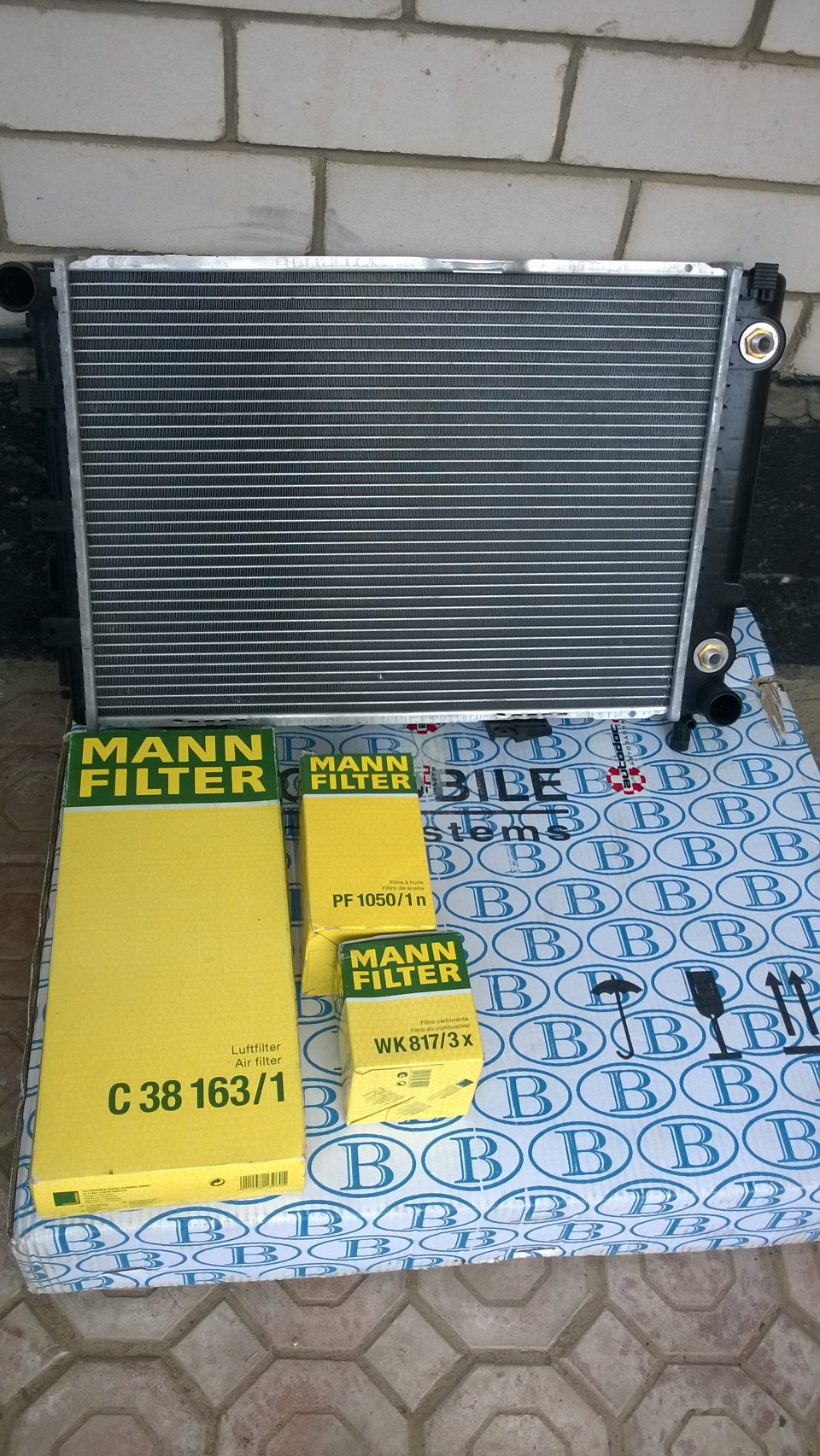 Первый бортовик и всего понемногу. — Mercedes-Benz E-Class (W124), 2,5 ...