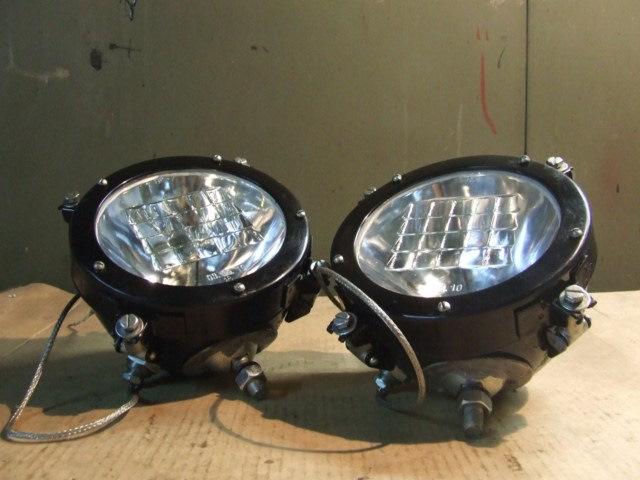 Танковые фары на бампер фг 127 — УАЗ 31512, 2,4 л, 1986 года | аксессуары | DRIVE2
