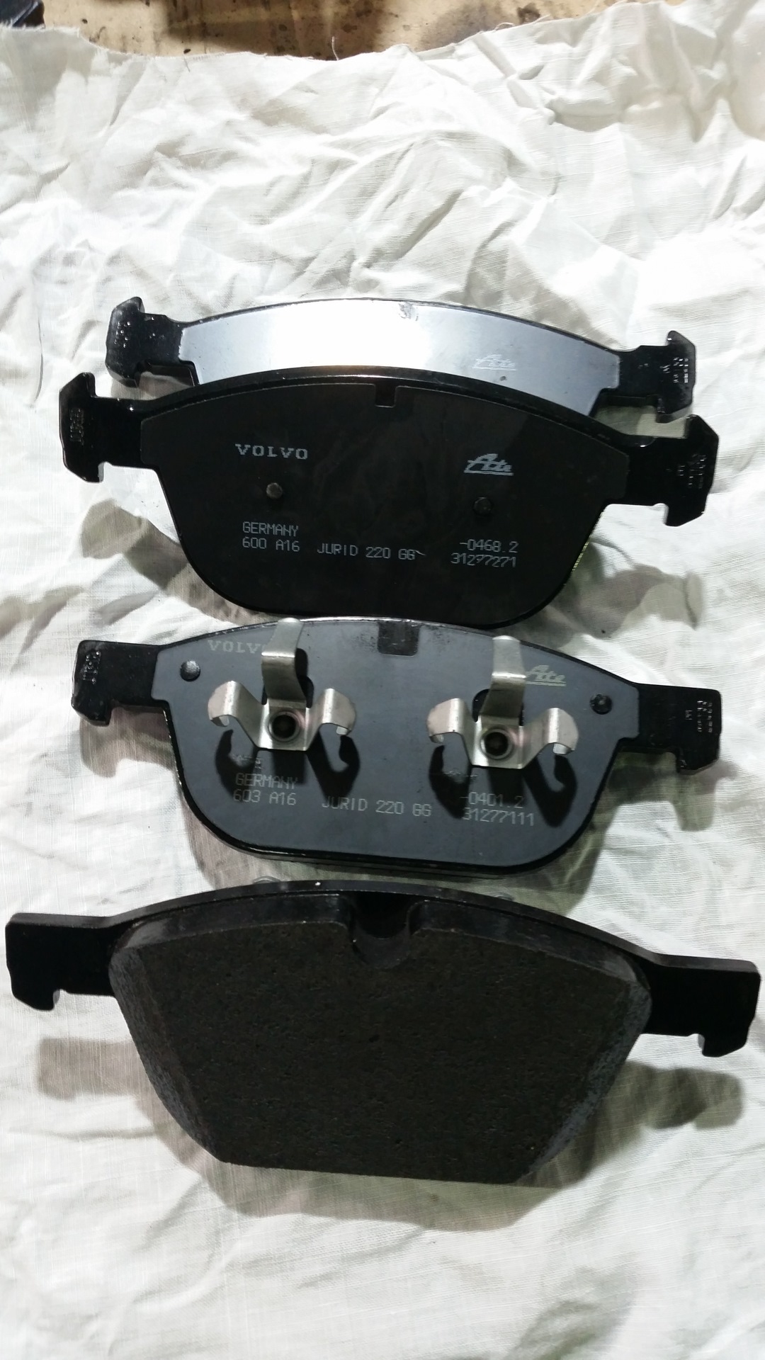 Замена передних колодок — бортжурнал Volvo XC60 2015 года на DRIVE2