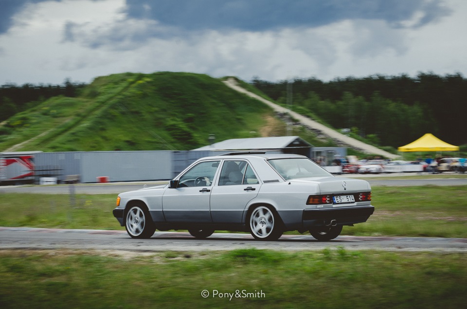 Youngtimer Rally Track Day 2015 — part 2 — Mercedes-Benz 190 (W201), 2 л, 1992 года | покатушки ...