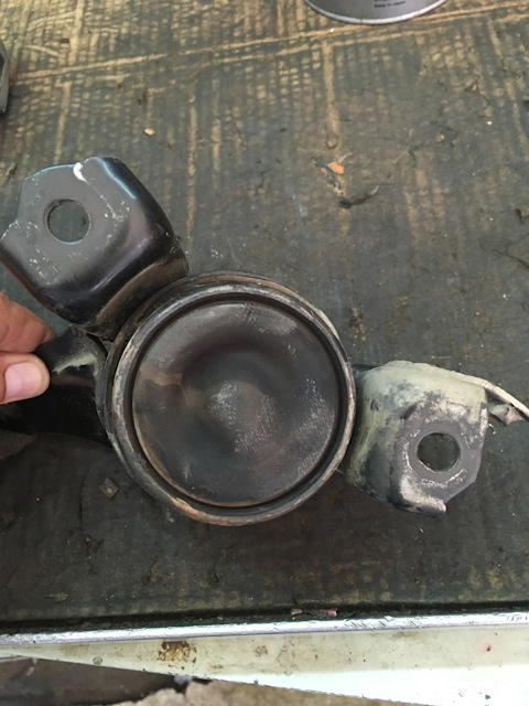 1230528210 Опора двигателя TOYOTA LEXUS | Запчасти на DRIVE2