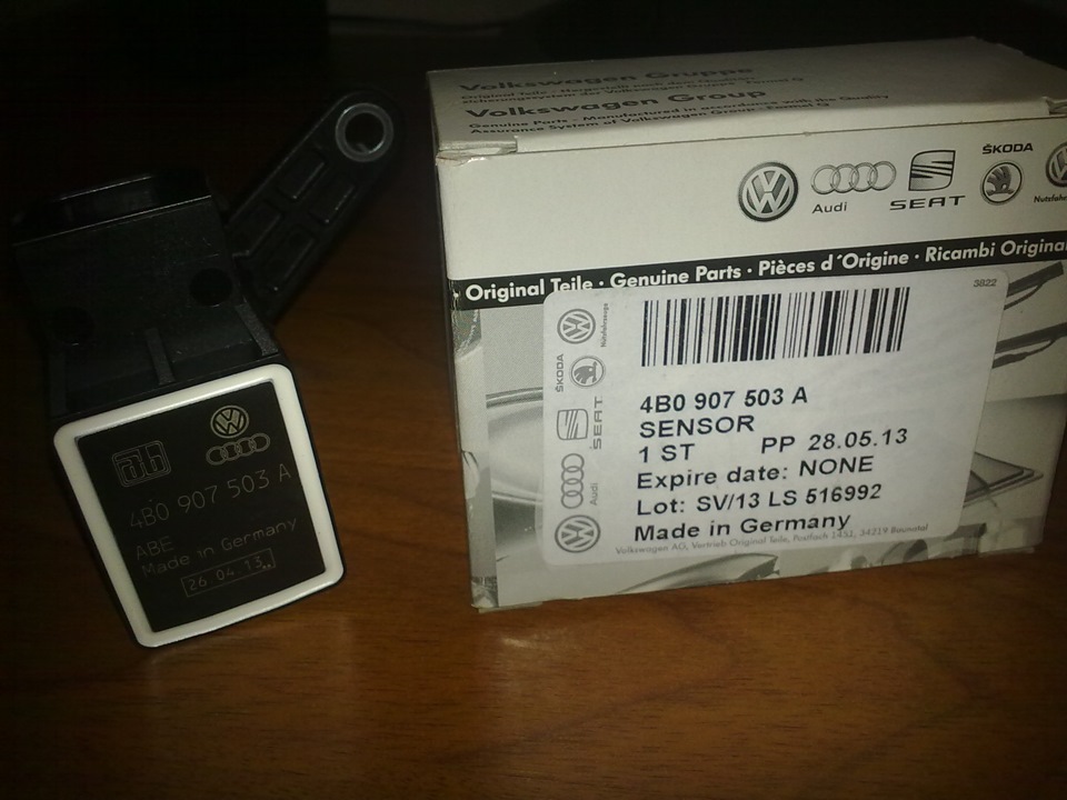 Замена датчика клиренса — Audi A6 (C5), 2,4 л, 2002 года | запчасти ...