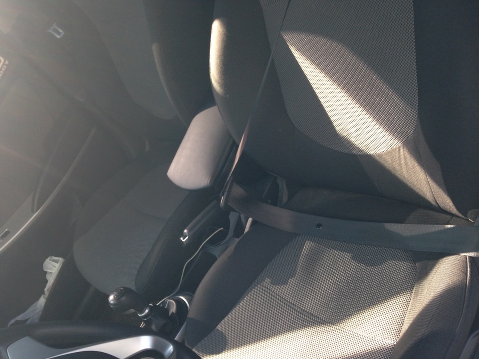 Подлокотник — Hyundai Solaris Hatchback, 1,6 л, 2012 года | аксессуары ...