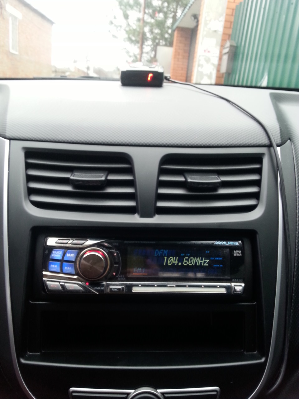 Alpine 9853r старушка)) — Hyundai Solaris (1G), 1,4 л, 2014 года ...