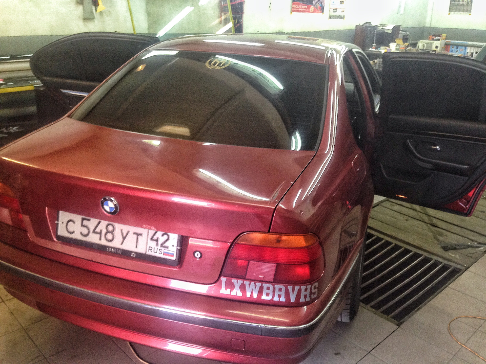 Тонировка, куда без нее? — BMW 5 series (E39), 2,5 л, 1999 года | визит ...