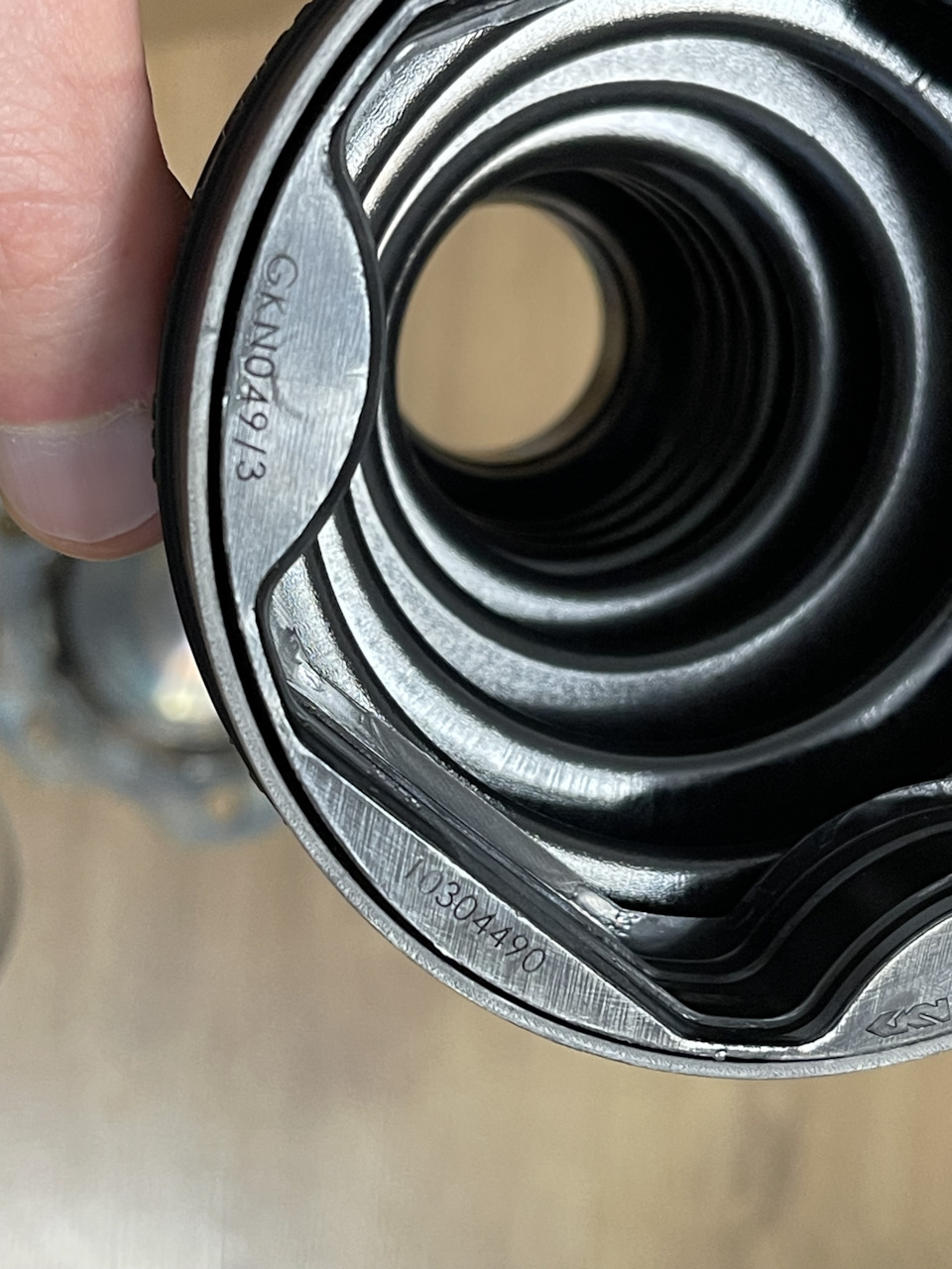 №47 — Замена переднего правого трипоида — Audi A6 (C7), 3 л, 2014 года ...