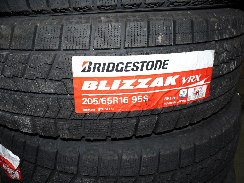 #14 Зимняя резина Bridgestone Blizzak VRX 205/65 R16 — Volkswagen Caddy (3G), 2 л, 2011 года ...