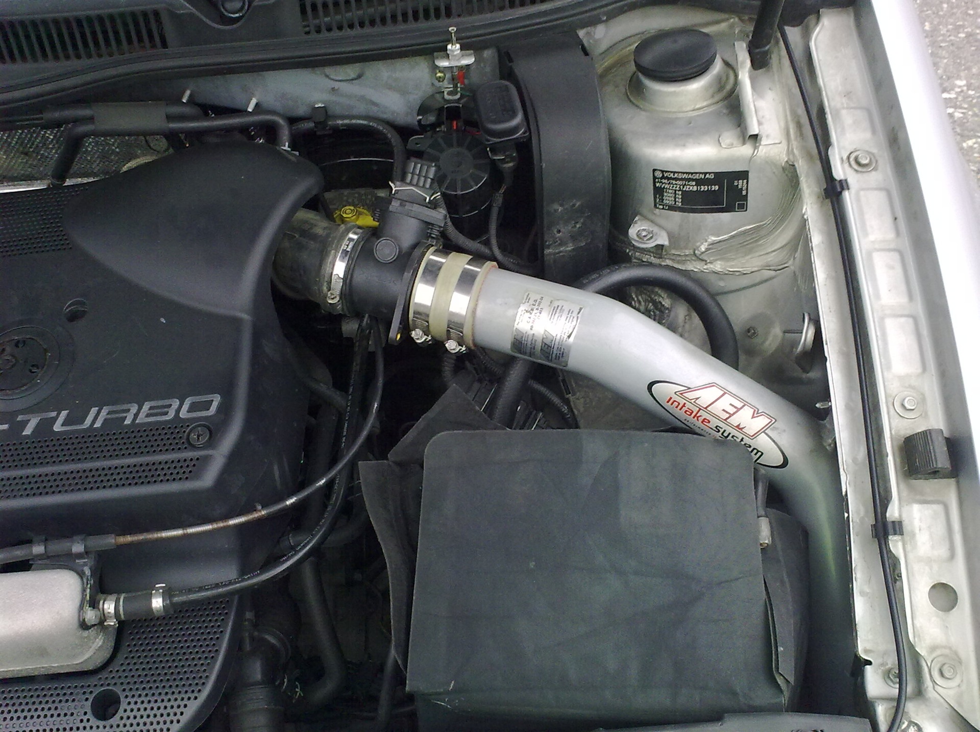 Cold Air Intake занял свое место под капотом. — Volkswagen Golf Mk4 GTI ...