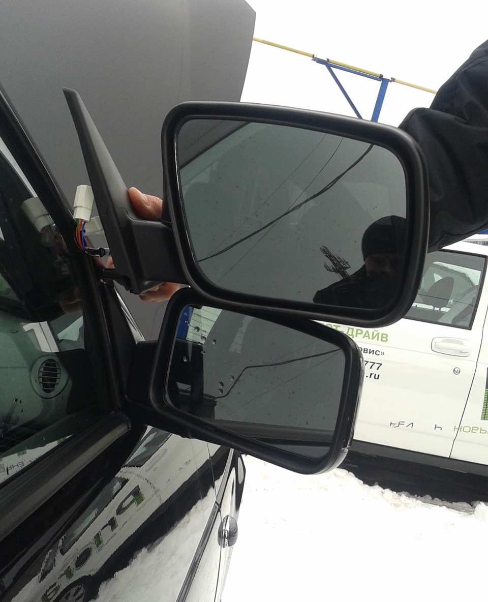 Боковые зеркала — Lada Приора хэтчбек, 1,6 л, 2011 года | стайлинг | DRIVE2