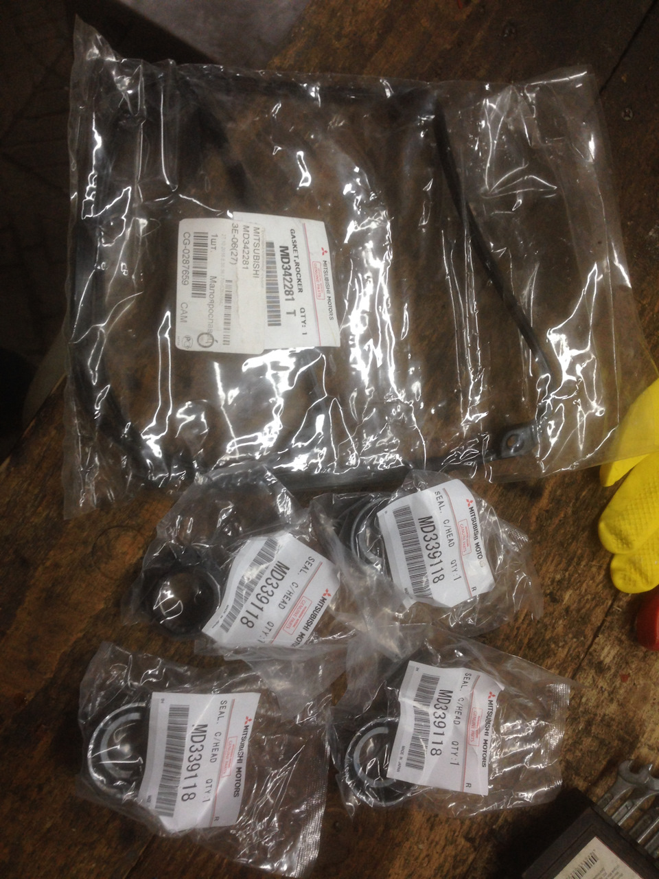 MD342281 Прокладка клап. крышки Mitsubishi | Запчасти на DRIVE2