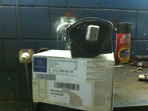 A2122400318 Опора двигателя Mercedes | Запчасти на DRIVE2