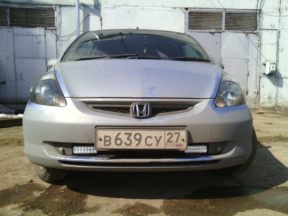 Полировка фар и установка ДХО — Honda Fit (1G), 1,3 л, 2001 года | просто так | DRIVE2