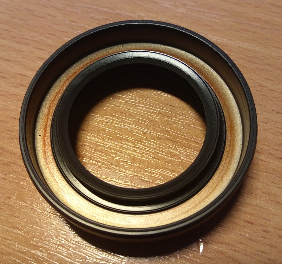 Сальники заднего редуктора от тойоты. Различие 9031134023 и 9031135019 ...