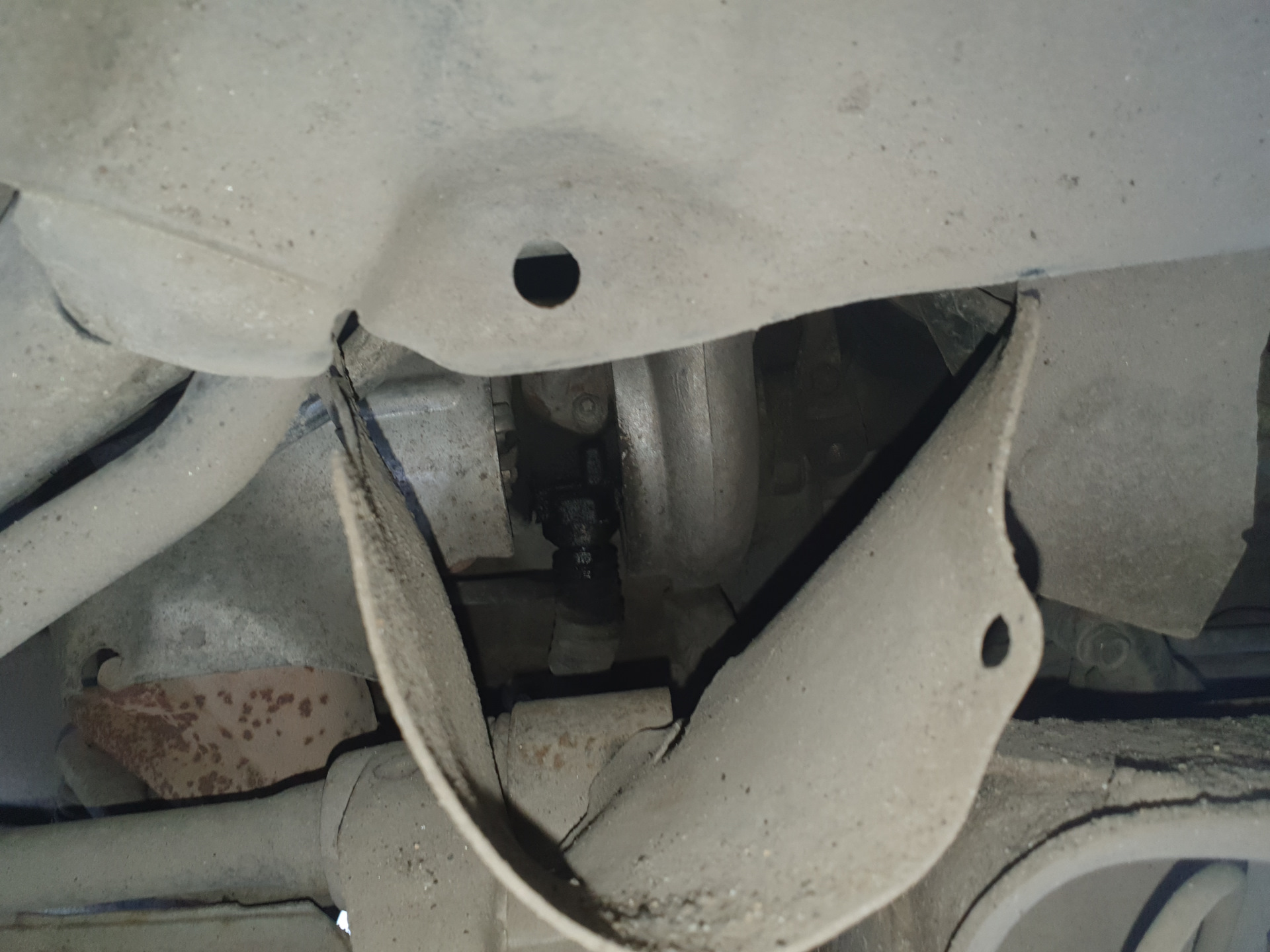 Трубка подачи масла на турбину — Toyota Hiace Regius, 3 л, 1997 года ...