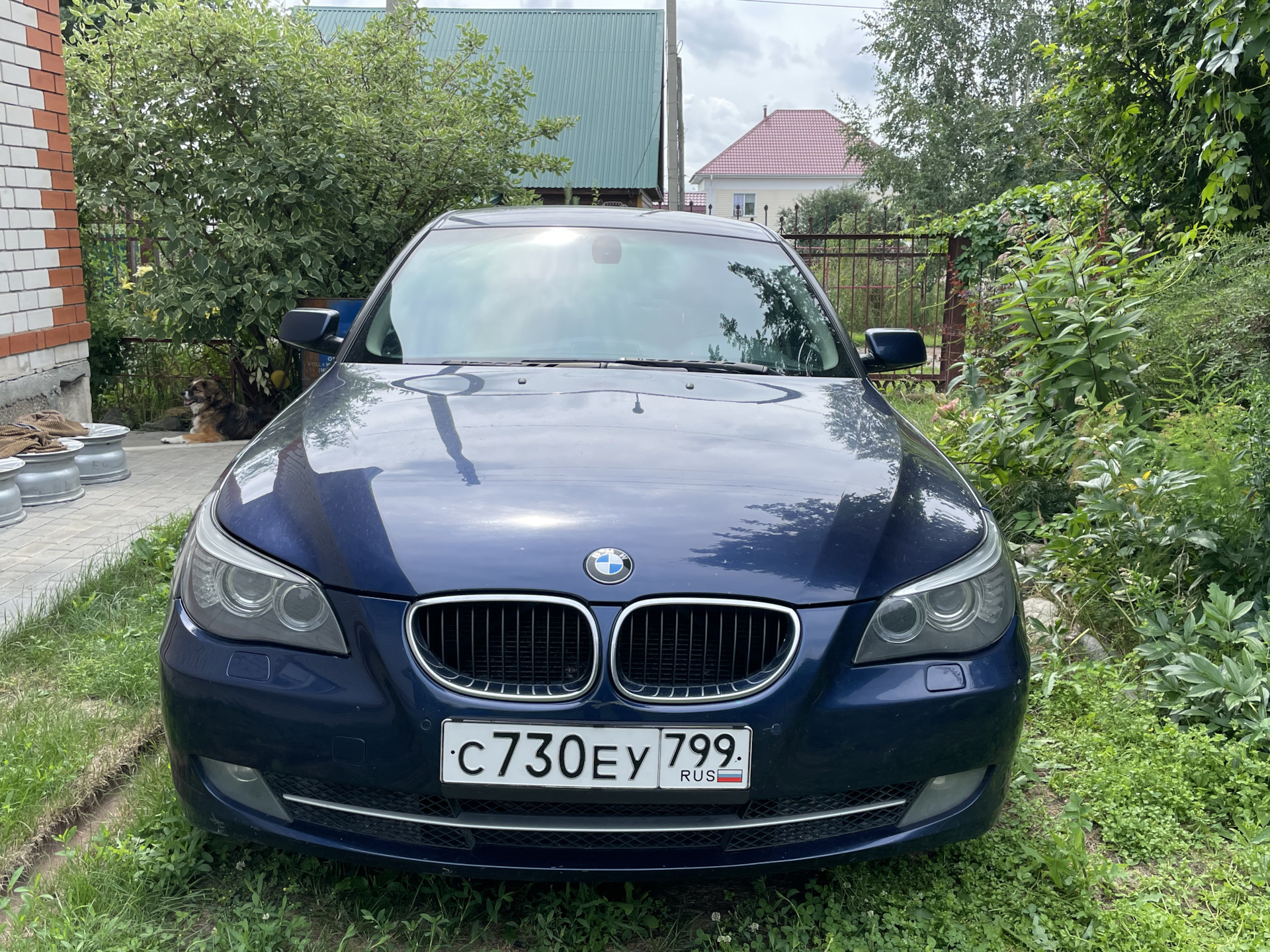 Замена решеток радиатора на хромированные — BMW 5 series (E60), 2 л, 2008 года | своими руками ...