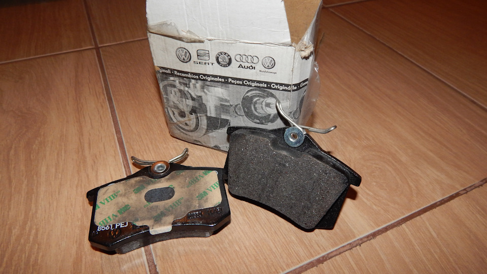 8E0698451A Колодки тормозные задние VAG | Запчасти на DRIVE2