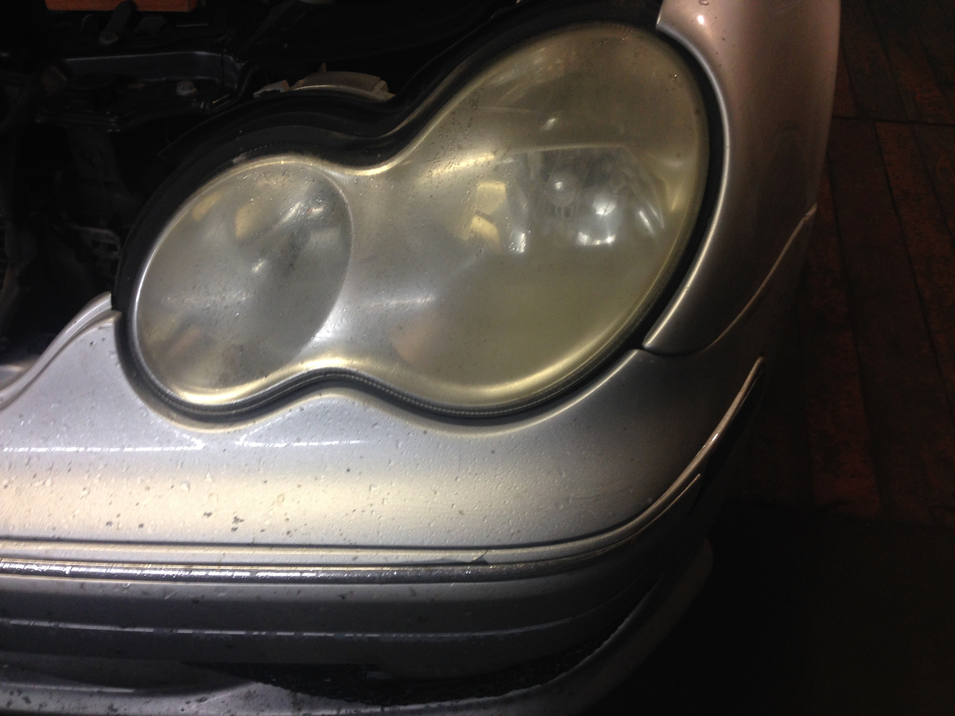 Потускневшие фары — Mercedes-Benz C-class (W203), 1,8 л, 2005 года ...