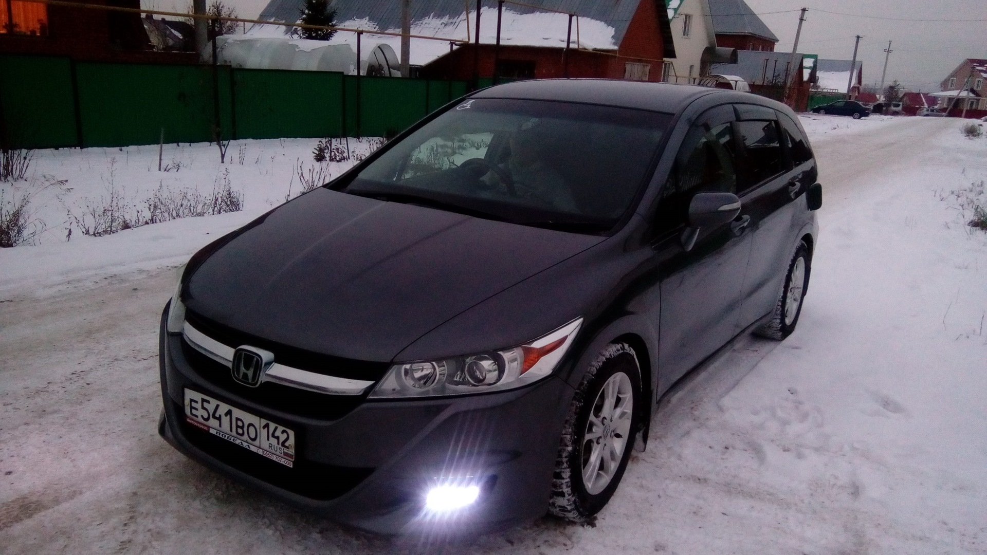 вид с липнзами — Honda Stream (RN6-9), 2 л, 2009 года | фотография | DRIVE2