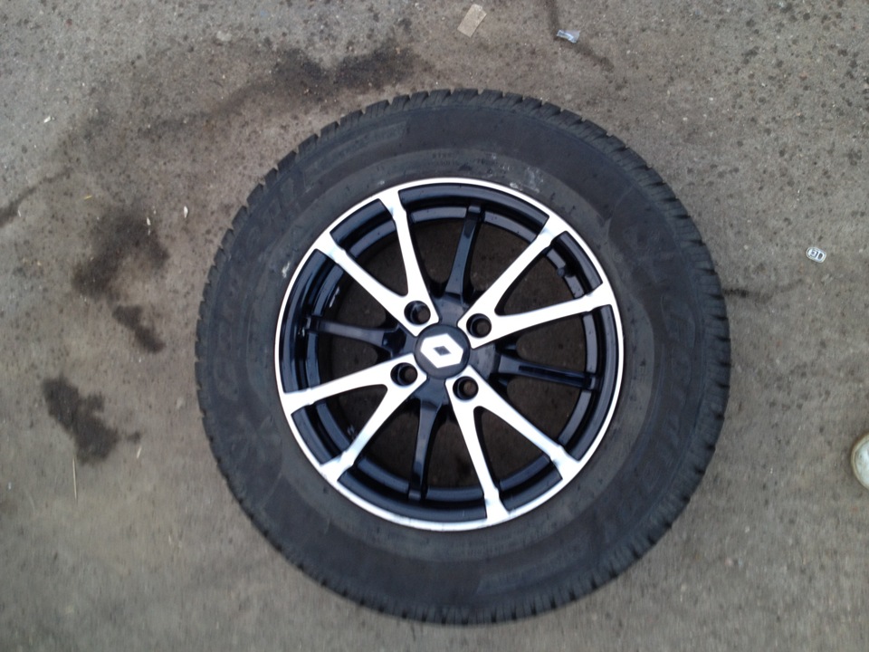 Весна. Диски. Двор. — Renault Logan (1G), 1,6 л, 2010 года | колёсные ...