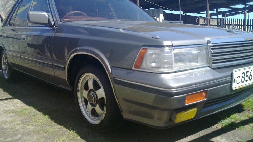 Фотосесия Линкольна — Nissan Laurel (C32), 1,8 л, 1988 года ...