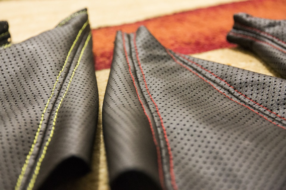 Вставки в двери, чехлы кпп Шевроле нива — auto-sewing.ru на DRIVE2