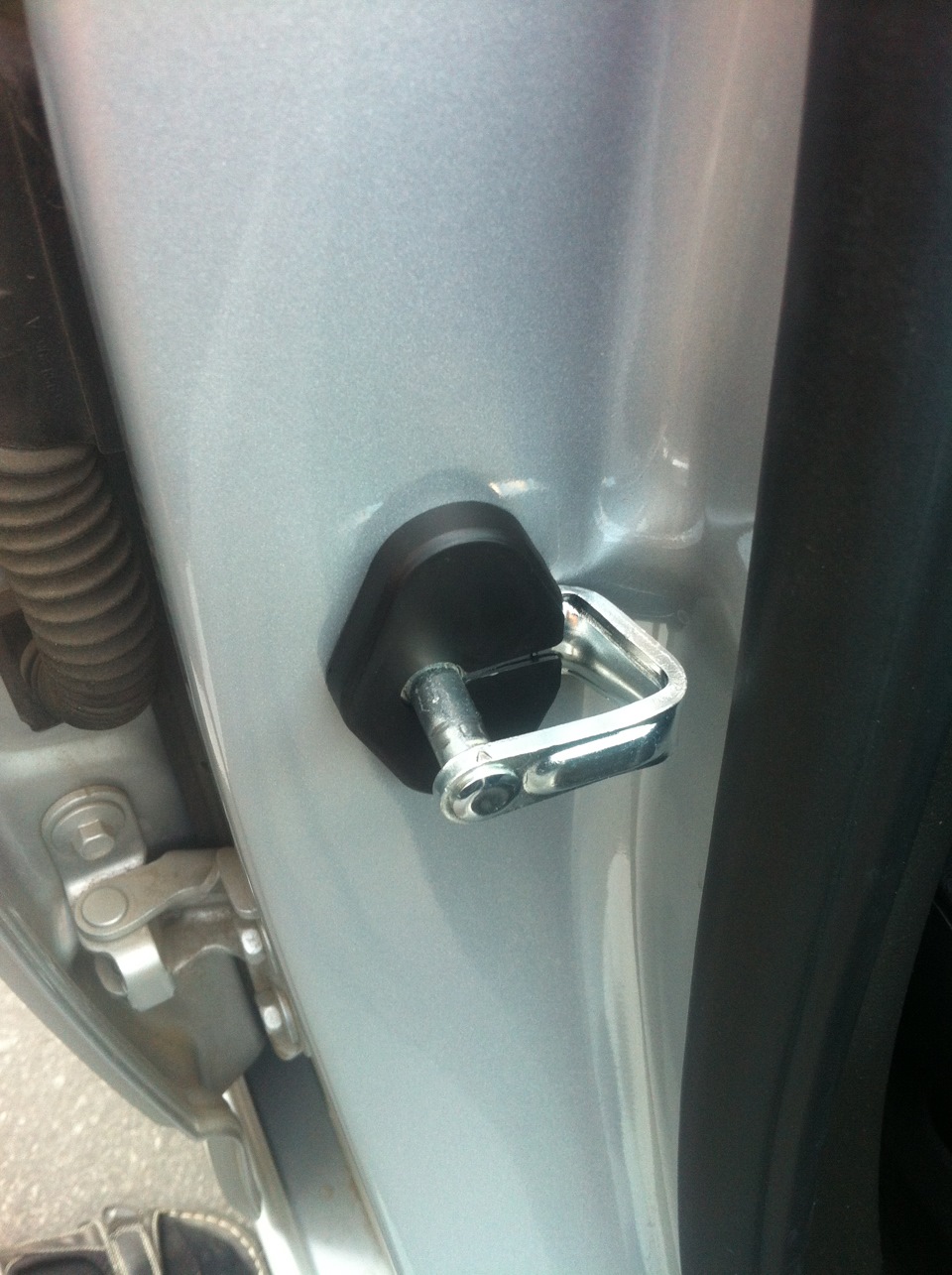 Накладки на петли дверей — Chevrolet Aveo Sedan (2G), 1,6 л, 2013 года ...
