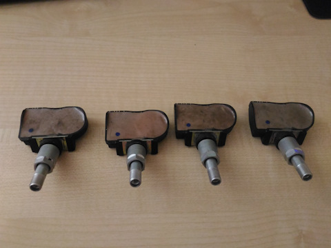 4250C477 Датчик давления в шине (TPMS sensor) Mitsubishi | Запчасти на ...