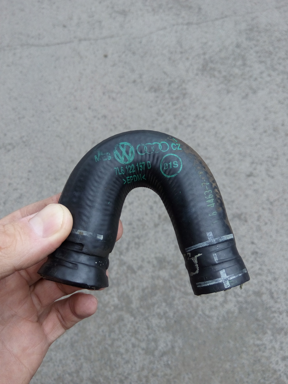 7L6122157D Шланг системы охлаждения VAG | Запчасти на DRIVE2