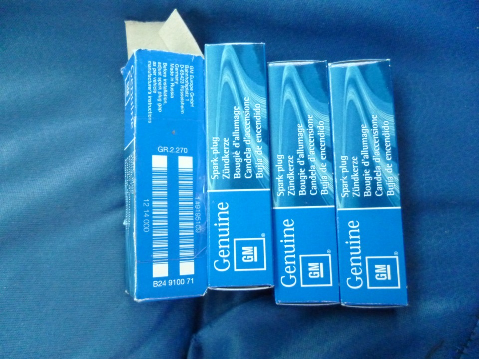 Замена свечей и установка защитного кожуха — Opel Vectra B, 1,6 л, 1996 ...