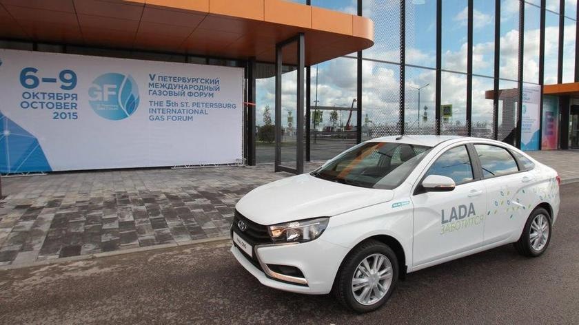 Двухтопливная LADA Vesta представлена на Петербургском газовом форуме ...