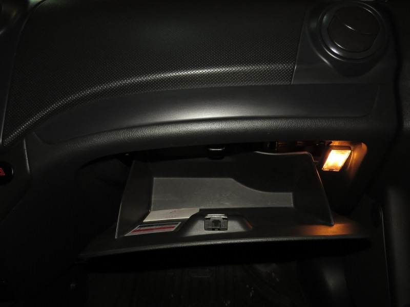 Подсветка перчаточного ящика — Chevrolet Aveo 5-door (1G), 1,5 л, 2008 ...