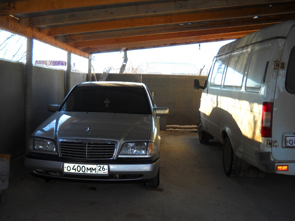Решетка радиатора) — Mercedes-Benz C-class (W202), 1,8 л, 1995 года ...