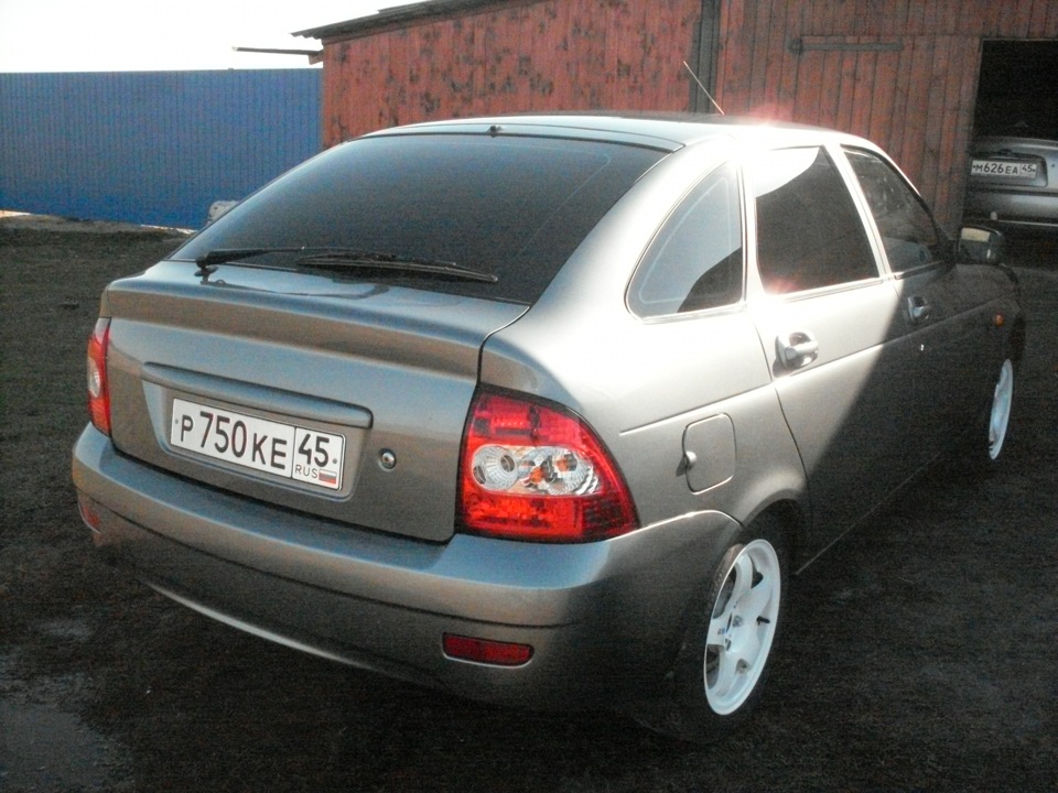 Сабли в цвет — Lada Приора хэтчбек, 1,6 л, 2011 года | стайлинг | DRIVE2