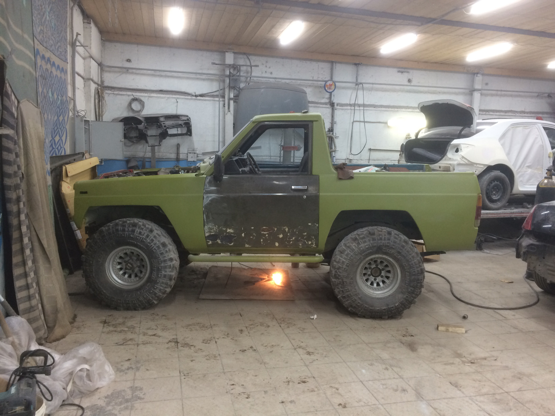 Задние рессоры. — Nissan Patrol (K160), 3,3 л, 1982 года | своими руками | DRIVE2