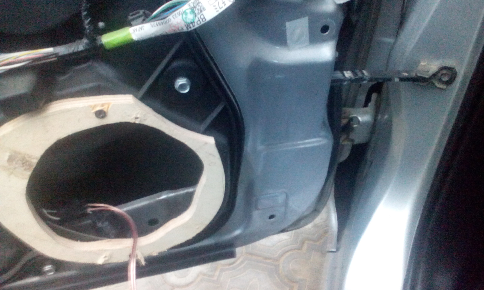 Ограничитель открывания двери — Mazda 3 (1G) BK, 1,6 л, 2007 года ...