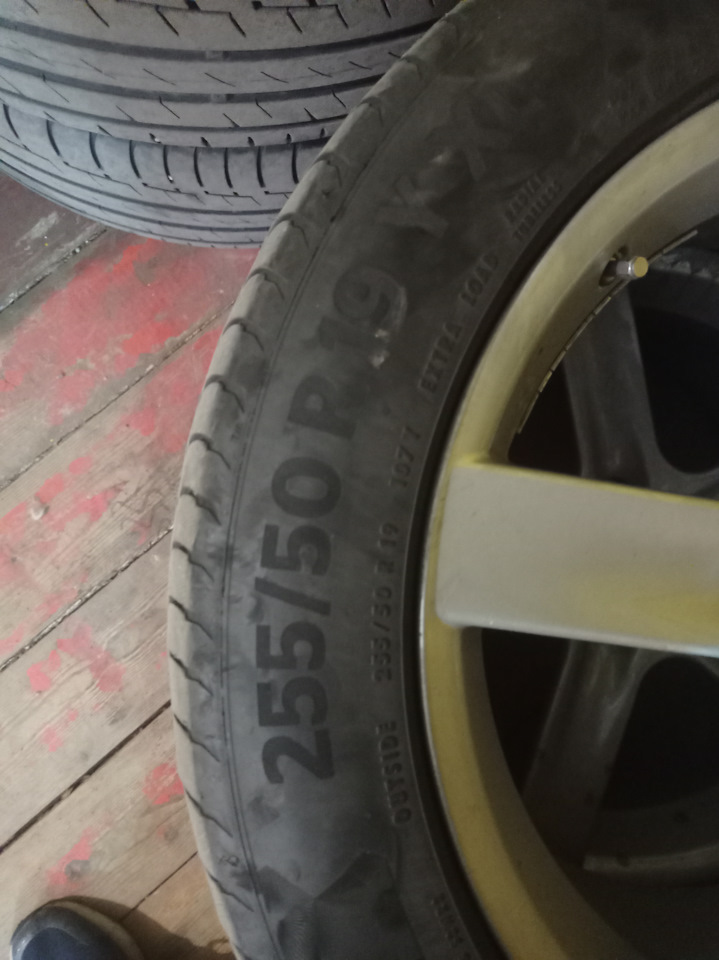 Шины летние Continental 255/50 R19, литые диски Хейко 8Jx19 5x108 на ...
