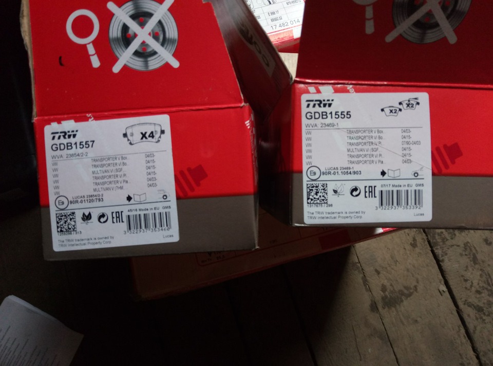 Замена тормозных дисков и колодок по кругу — Volkswagen Transporter T5 ...