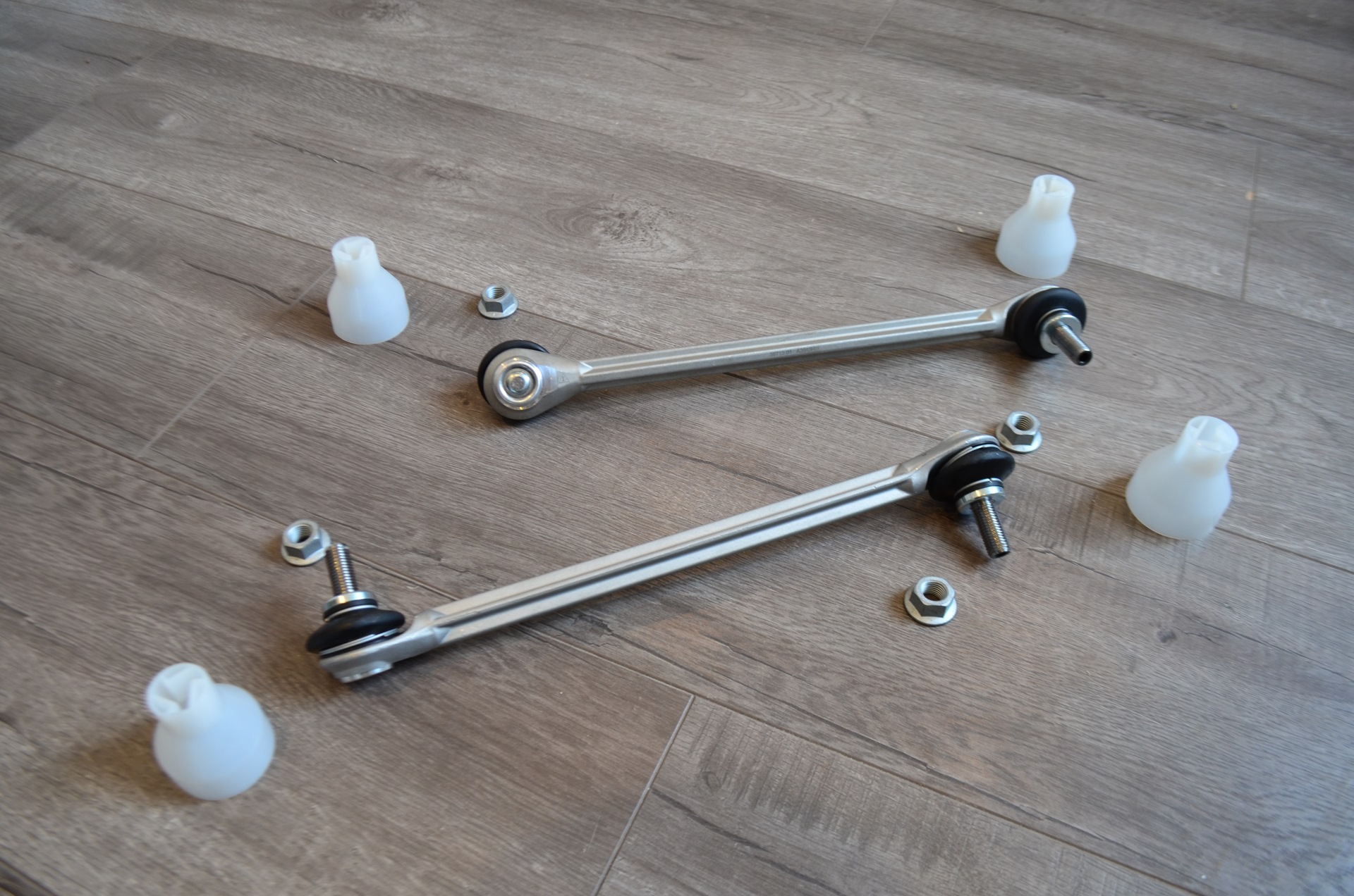 Замена стоек стабилизатора — Mercedes-Benz C-Class (W204), 1,8 л, 2007 ...