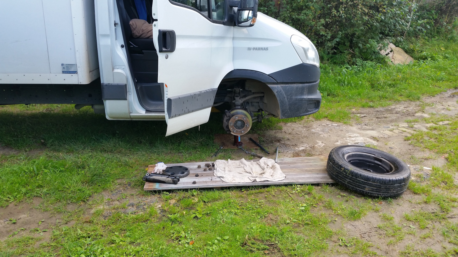 Амортизаторы передние — Iveco Daily (5G), 3 л, 2013 года | своими ...